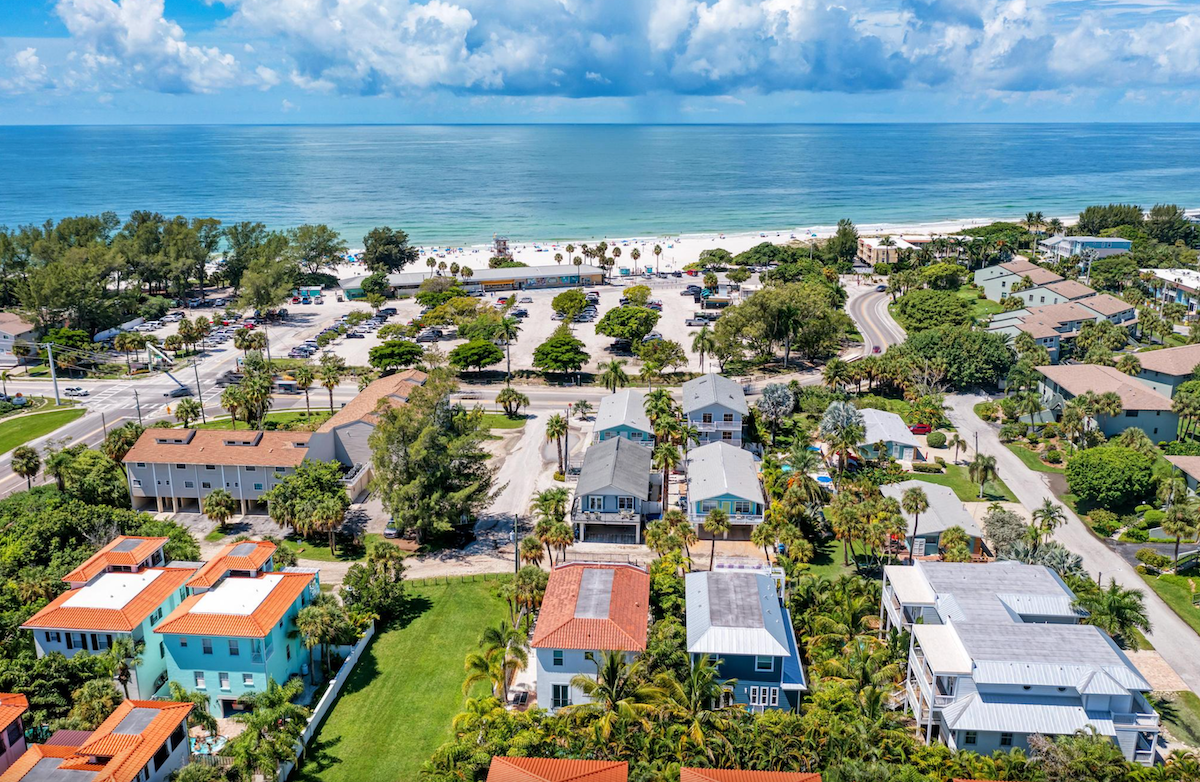 Anna Maria Island Trolley | Anna Maria Island Beach Rentals